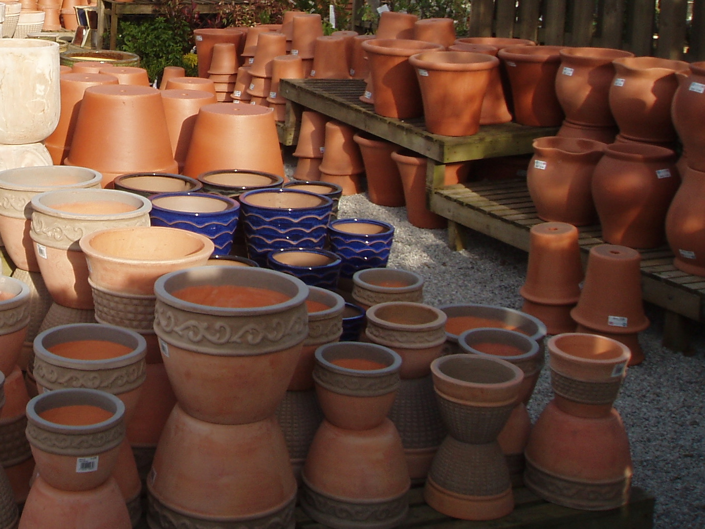 Pots and Statuary – Country Lanes Garden Centre